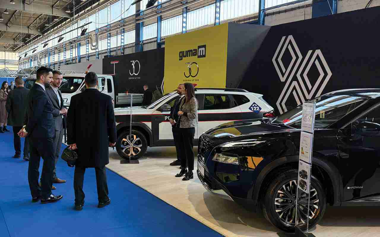 GUMA M predstavlja policijske Dacia Duster i Renault Master- snaga i ...